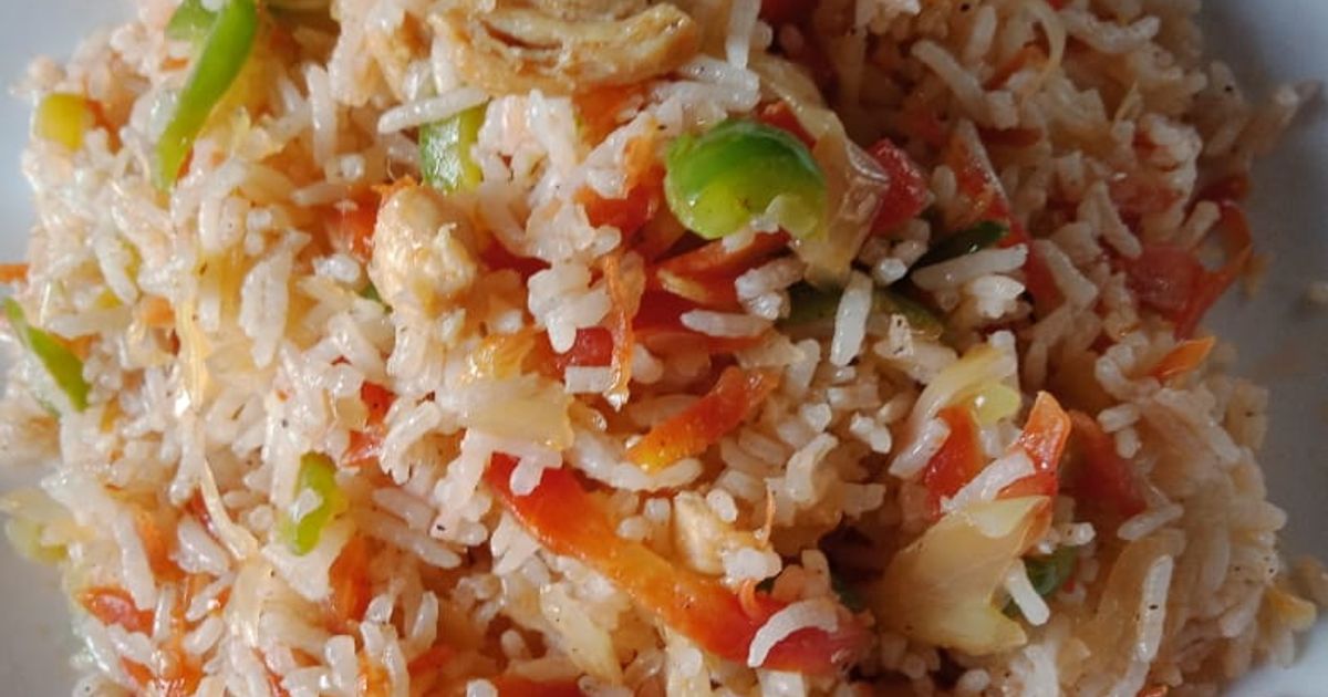 Chicken Veggies Fried Rice Recipe by Zoya Butt - Cookpad