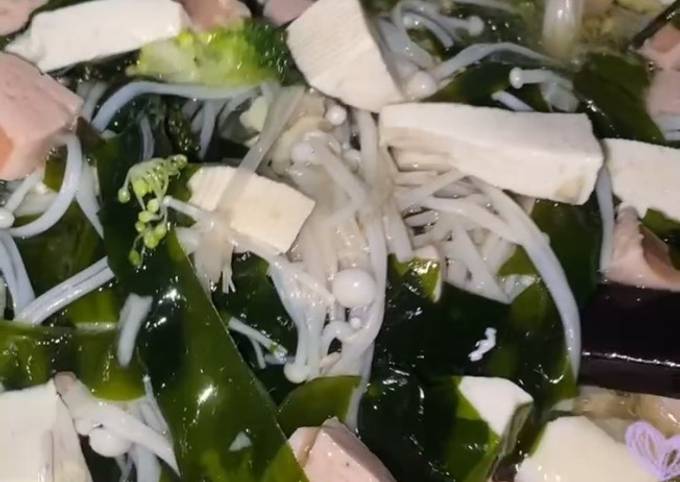 Resep Sup rumput laut (daging giling,rumput laut,sosis,tahu susu ...