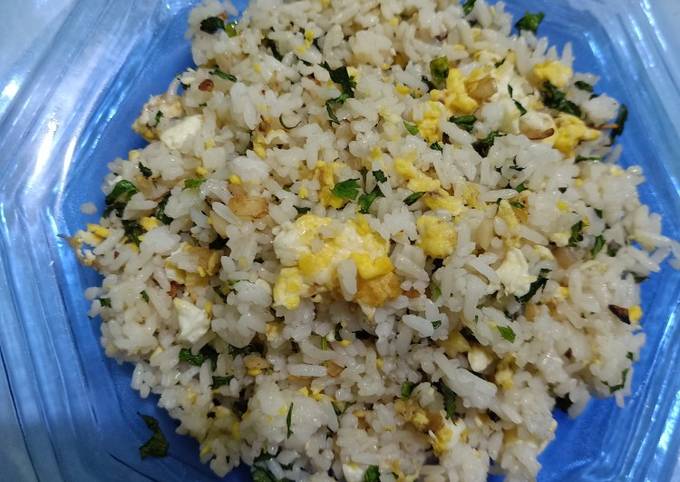 Resep Nasi goreng minimalis oleh Nur Aisyah Fauzi - Cookpad