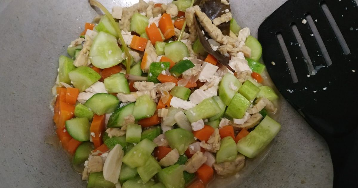 Resep Oseng Timun Wortel Tahu Tempe oleh Risya Khairun Nisa - Cookpad