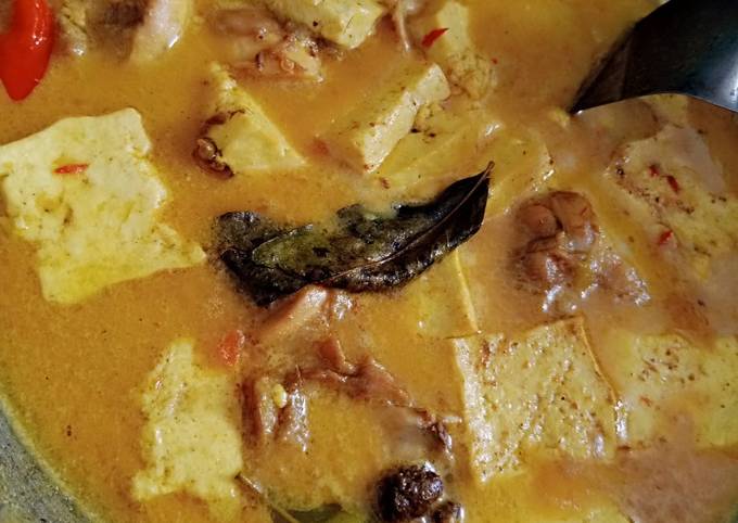 Resep Kare Ayam Tahu Bumbu Instan BMM oleh Put Try - Cookpad