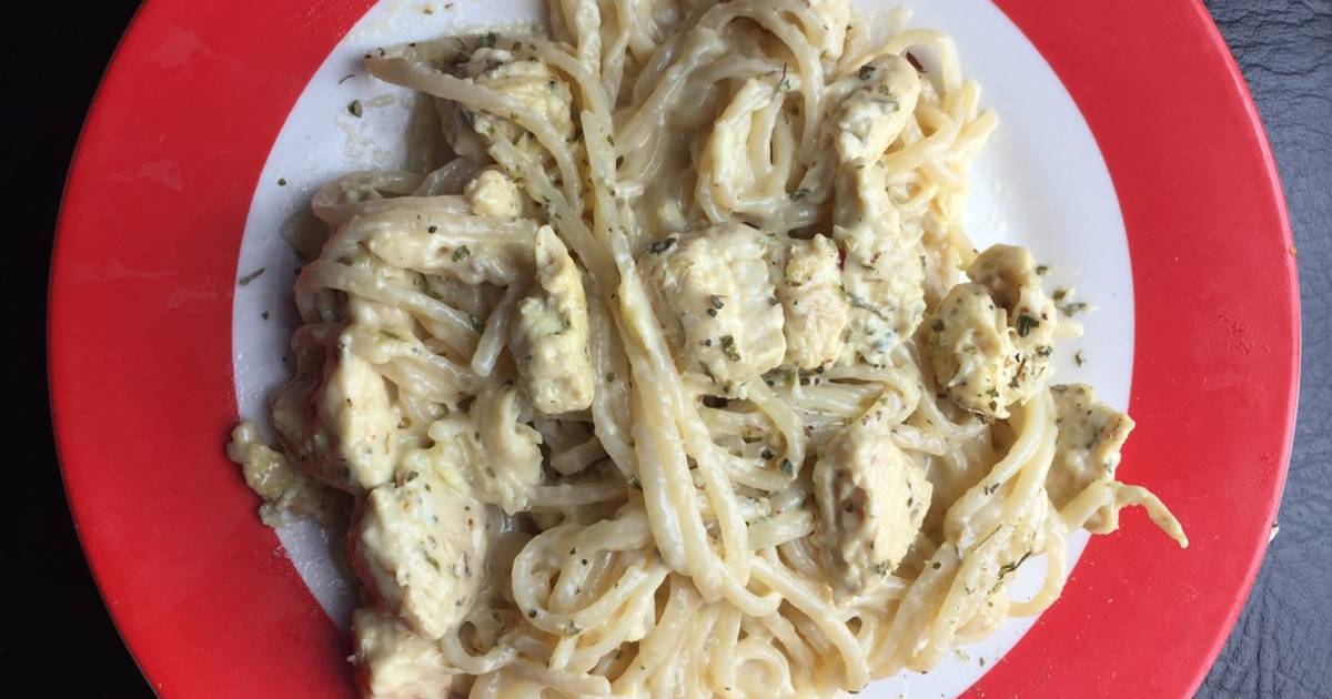 Spaghetti en salsa blanca con pollo Receta de Monica Barrios- Cookpad