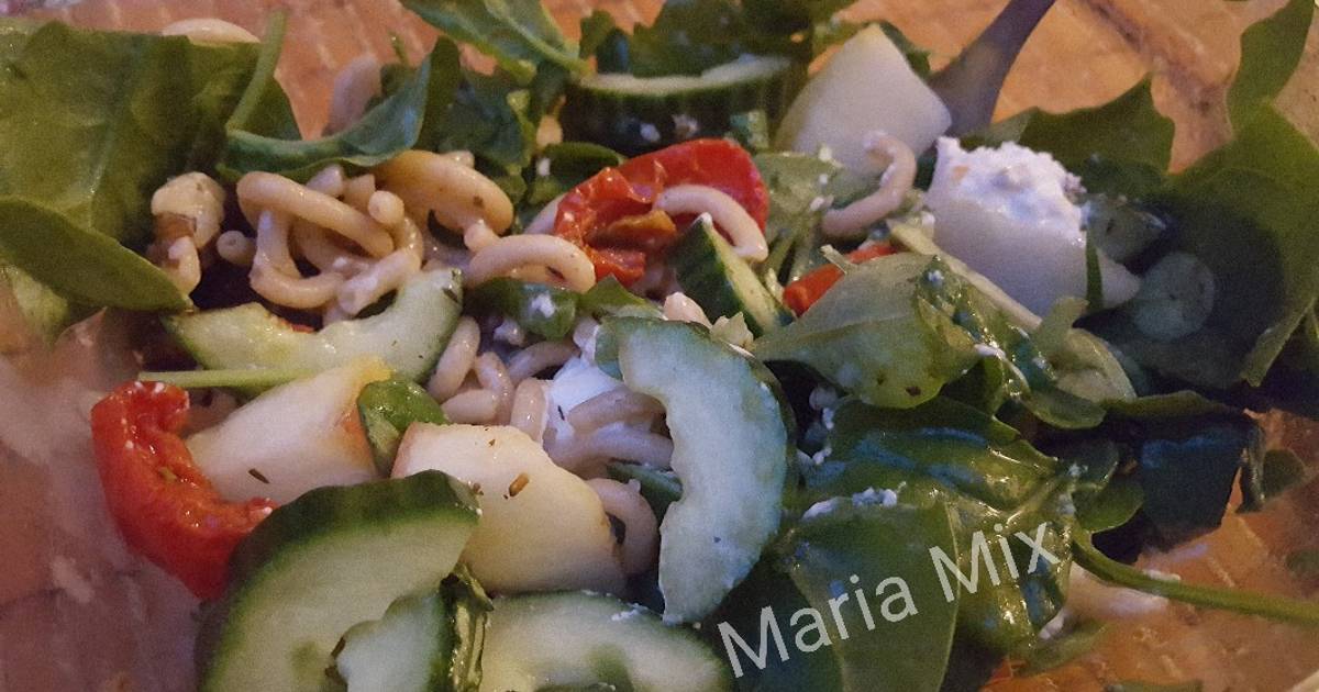 Δροσερή σαλάτα συνταγή από τον/την Maria Mix - Cookpad
