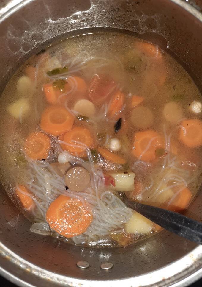 Resep Sop Mie Hun Wortel Kentang Sosis oleh Dinda Nur Azli - Cookpad