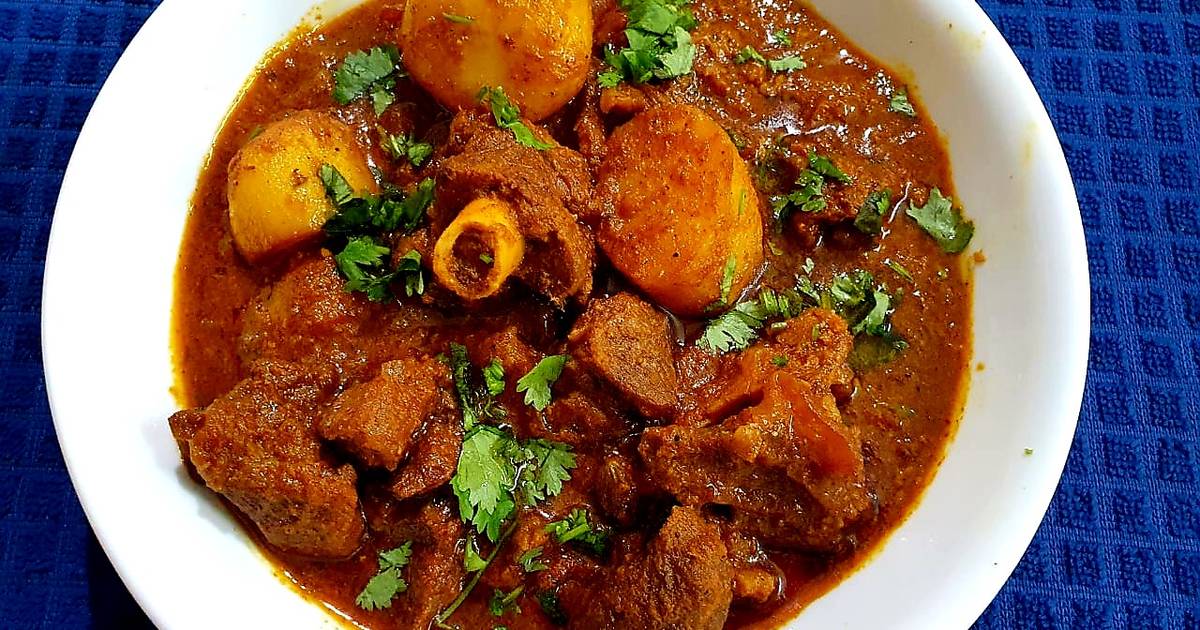 Hyderabadi Aloo Gosht Korma Recipe by Kumkum Chatterjee - Cookpad