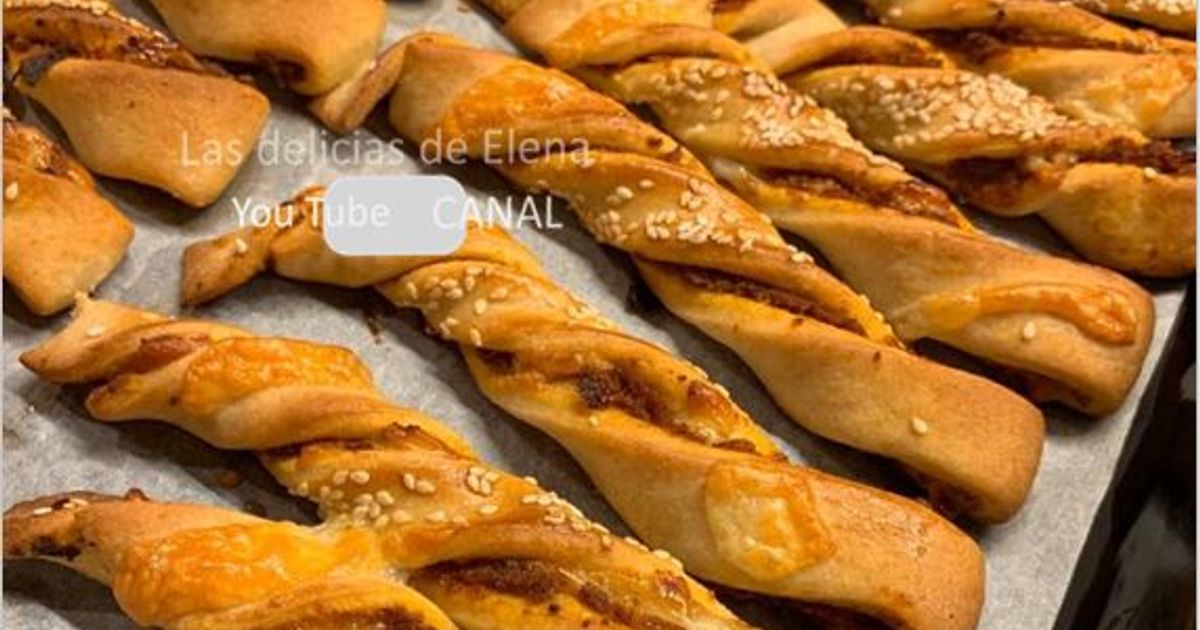 Palitos Salados Con Tomates Secos Y Ajo De La Masa De Levadura Receta ...