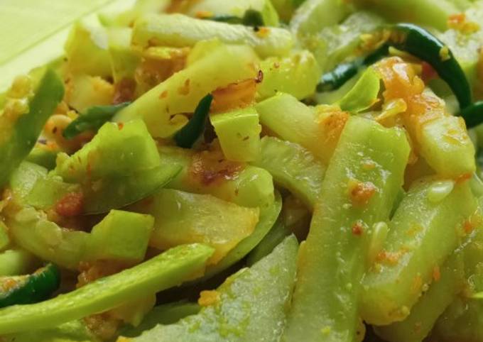 Resep Timun acar kuning oleh Arhafin - Cookpad