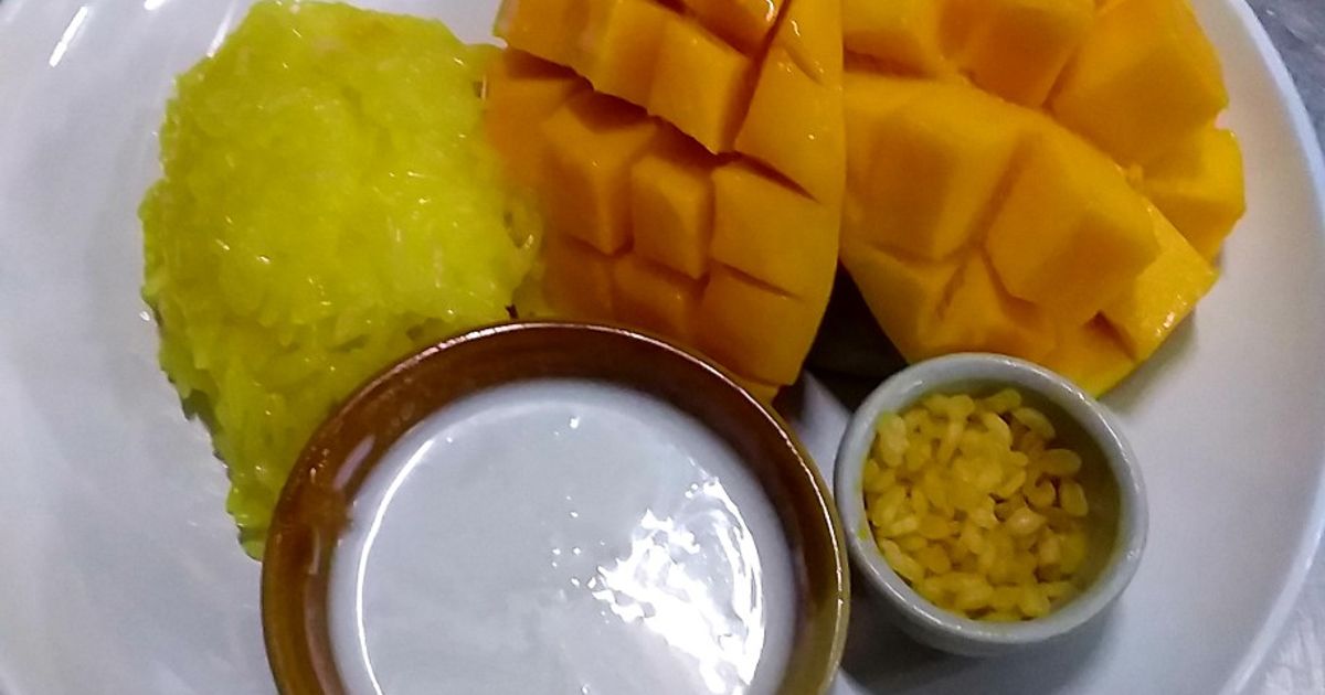 Yellow Sticky Rice With Mango Recipe by สุประวีณ์ รัตนะ - Cookpad