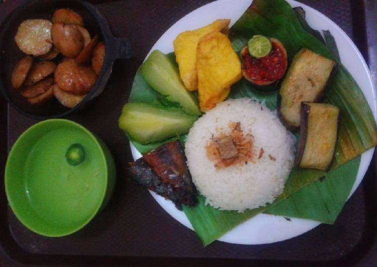 Resep Nasi liwet Komplit oleh Khristy Resep Nasi liwet Komplit oleh Khristy