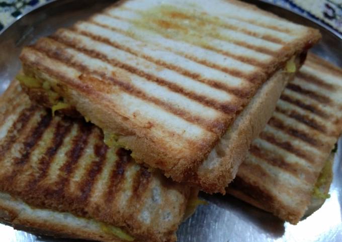 Grilled toast Recipe by Pooja mehta - Cookpad