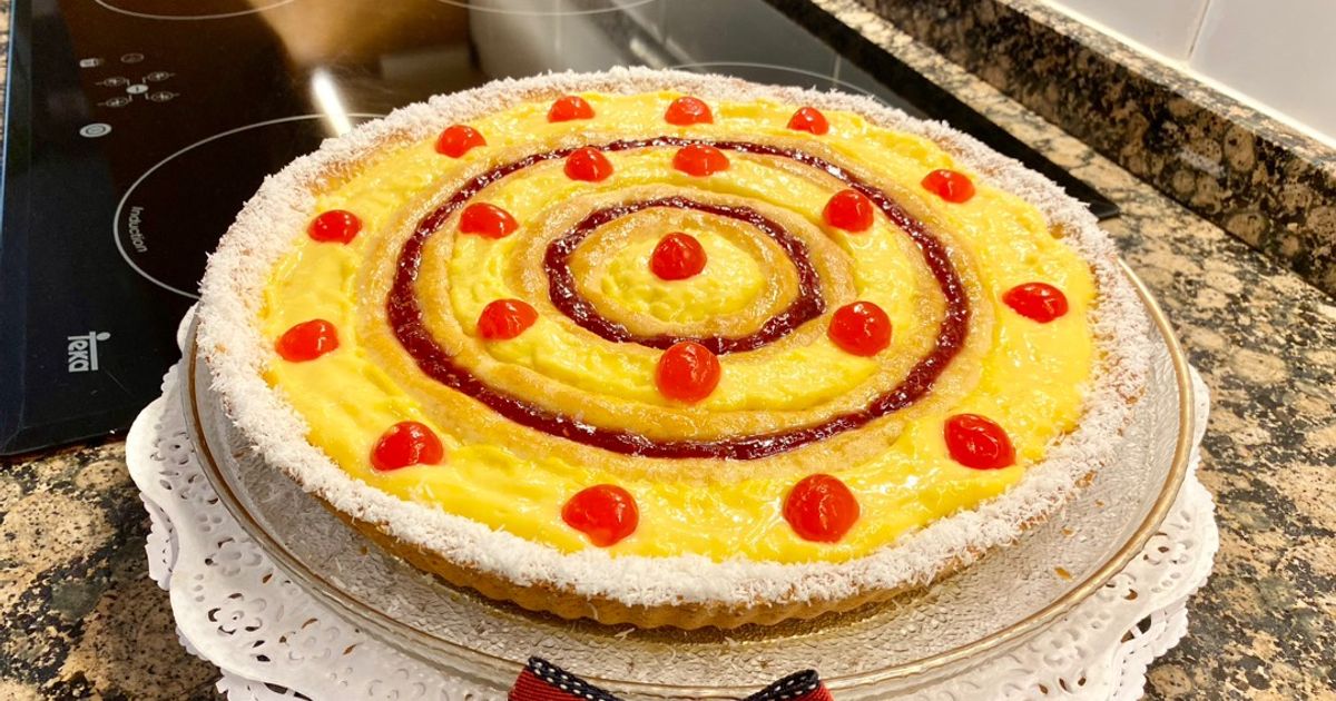 Pastel Con Crema Y Mermelada Receta de javilowin- Cookpad