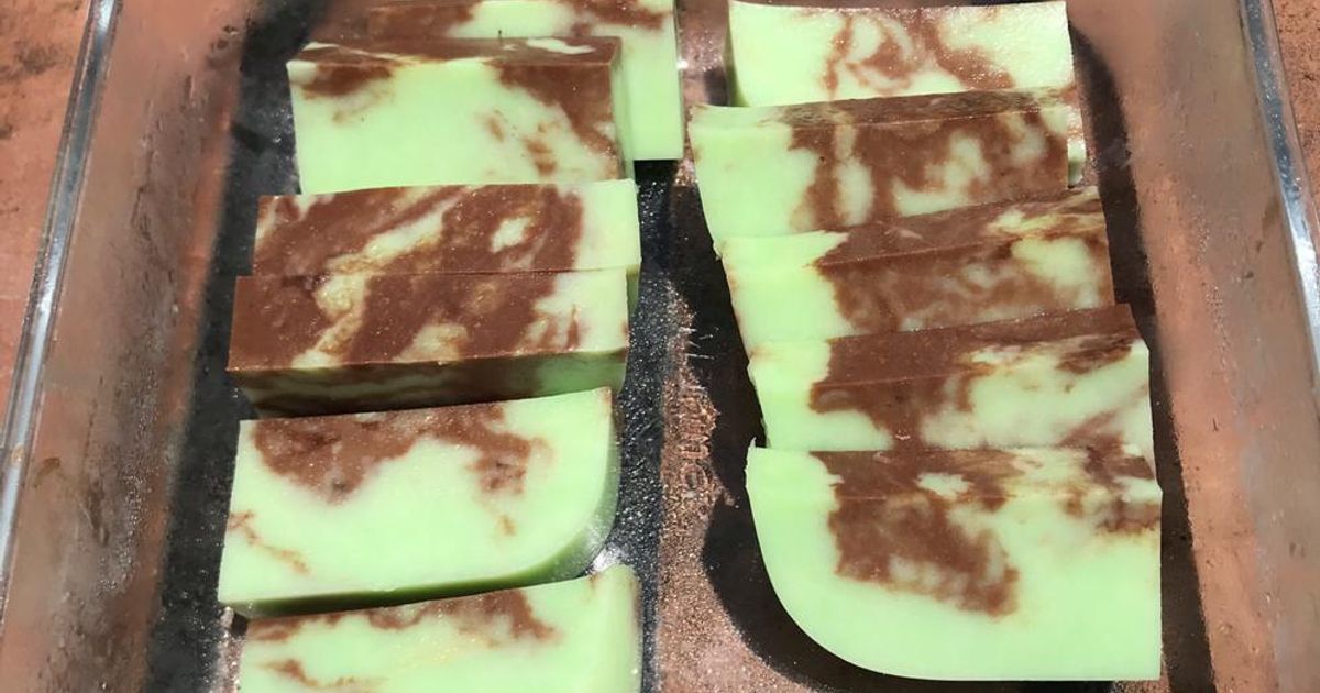Resep Puding Marmer Pandan Coklat (Roti Tawar) oleh Rateh - Cookpad