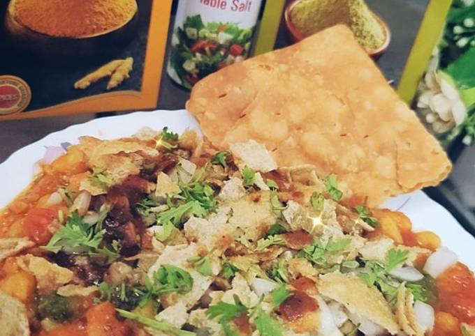 Tomato chaat 🍅 Recipe by Anjali Pakhre - Cookpad