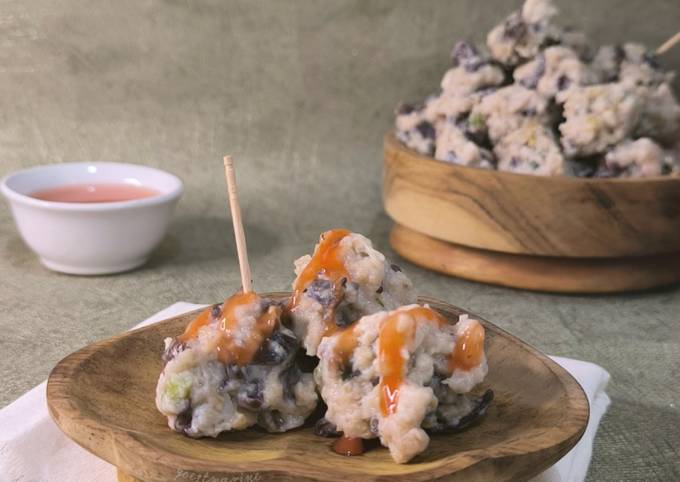 Resep Pentol Ayam Kriwil Jamur Kuping oleh Yoes - Cookpad