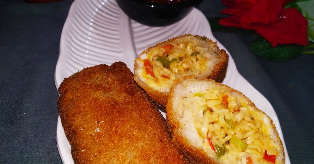 Schezwan Maggi Packet Recipe by Bibhasini Patra - Cookpad