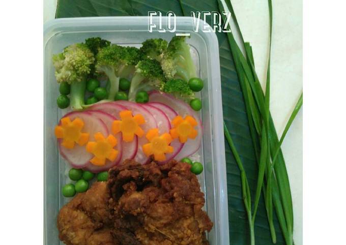 Resep Lunch Bento / resep : ayam goreng tepung oleh flo_verz - Cookpad