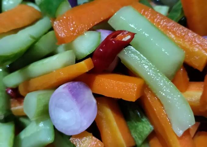 Resep Acar Wortel Ketimun oleh Mami Dika - Cookpad
