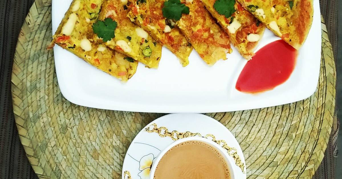 Cheesy Anda Paratha Recipe by Haleema sadia - Cookpad