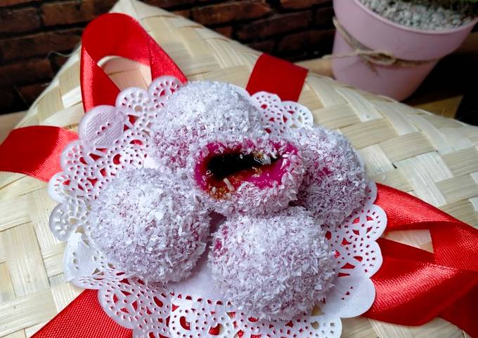 Resep Klepon Merah Putih 🇮🇩 Oleh Deedee Rasuan Cookpad