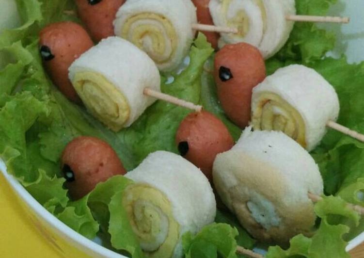 Resep Roti sosis bentuk snail. Bento for kids oleh Marlin - Cookpad