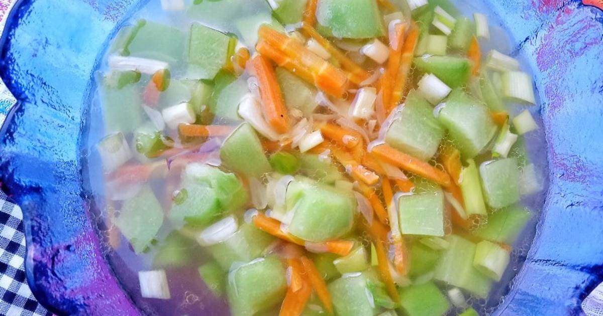 Resep Sayur Bening Labu Siam + Wortel oleh Dwi Muslimawati - Cookpad