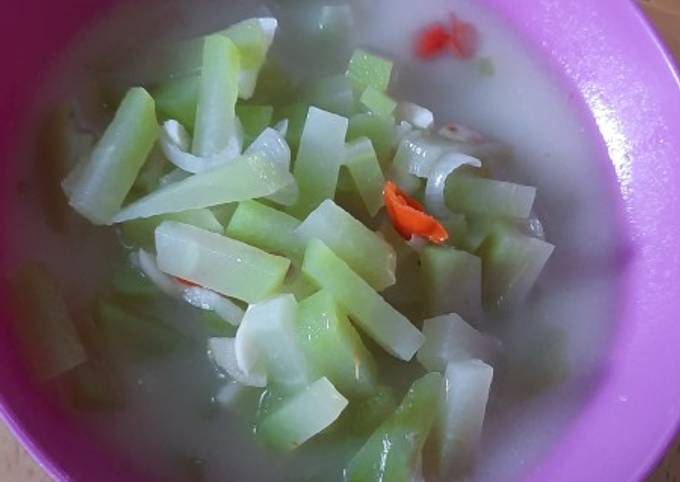 Resep Sayur gondes (labu siam) oleh valentin basuki - Cookpad