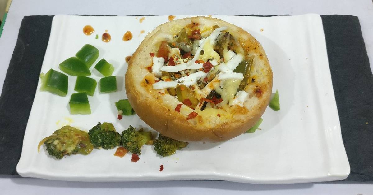 Stuffed bread wheel Recipe by Chef Alka Singh Tomar.(Blogger) - Cookpad