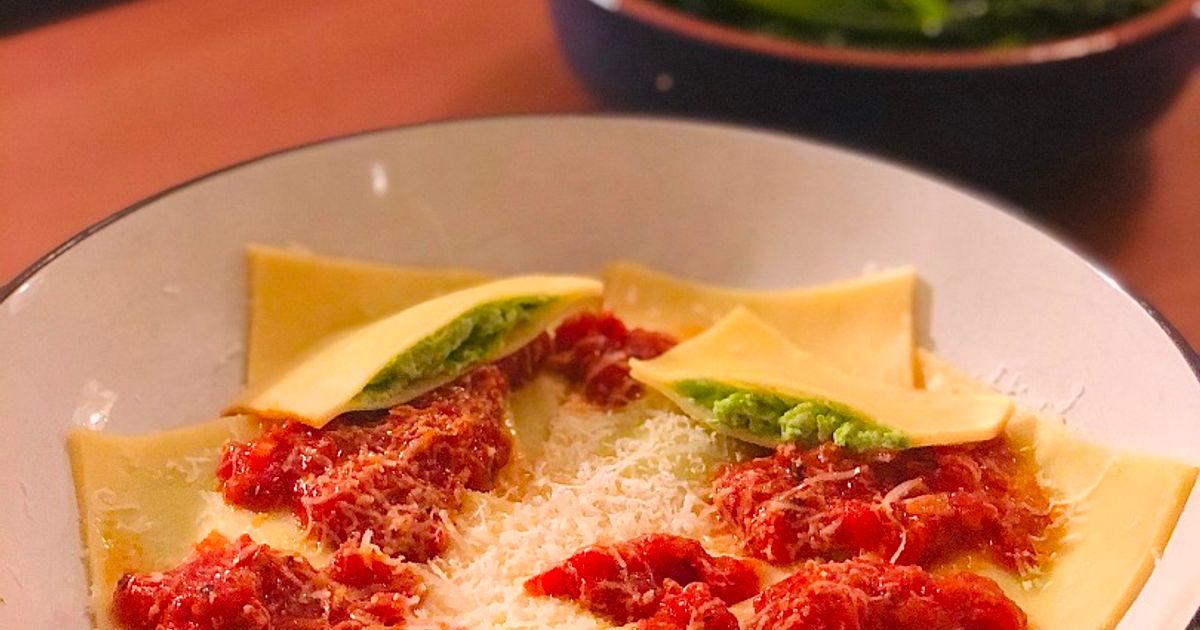 Cheats Pea And Ricotta Ravioli With Rich Tomato Sauce Recipe by Izzy ...