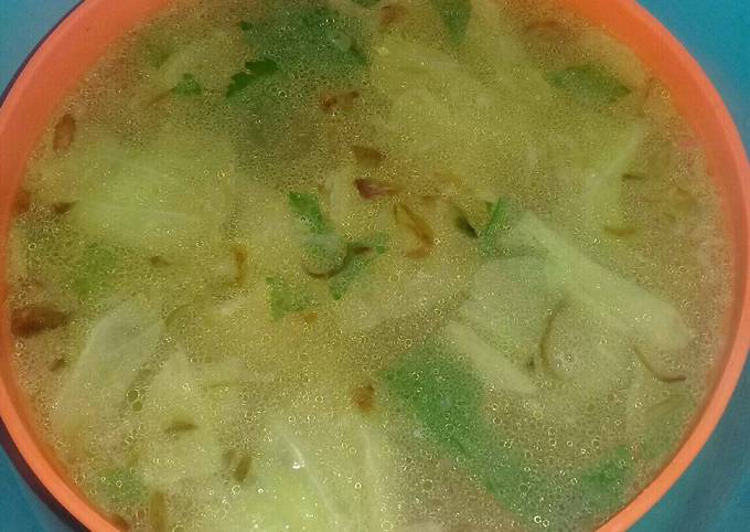 Resep Sop sayuran sosis ayam ala bunda Achmad oleh Khahesa Yulia - Cookpad