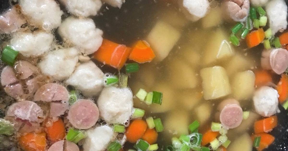 Resep Sop wortel kentang baso sosis simple oleh Leona Koe - Cookpad
