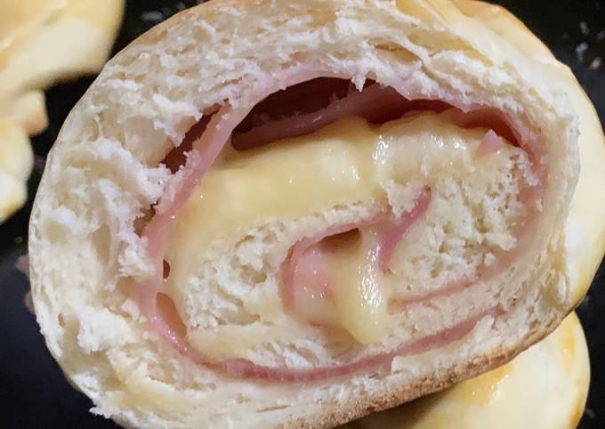 Pan relleno jamón y queso Receta de Laura Texeira- Cookpad