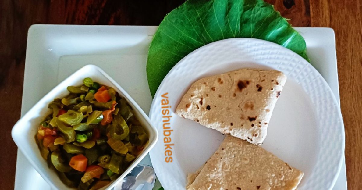 Kerala Style Mix Veg Korma And Roti Recipe by Vaishali Suhas - Cookpad
