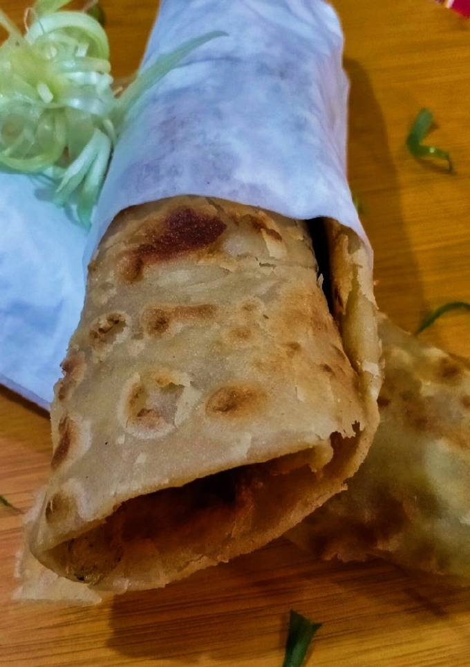 Egg Paratha Roll Recipe by Sobi Aijaz - Cookpad