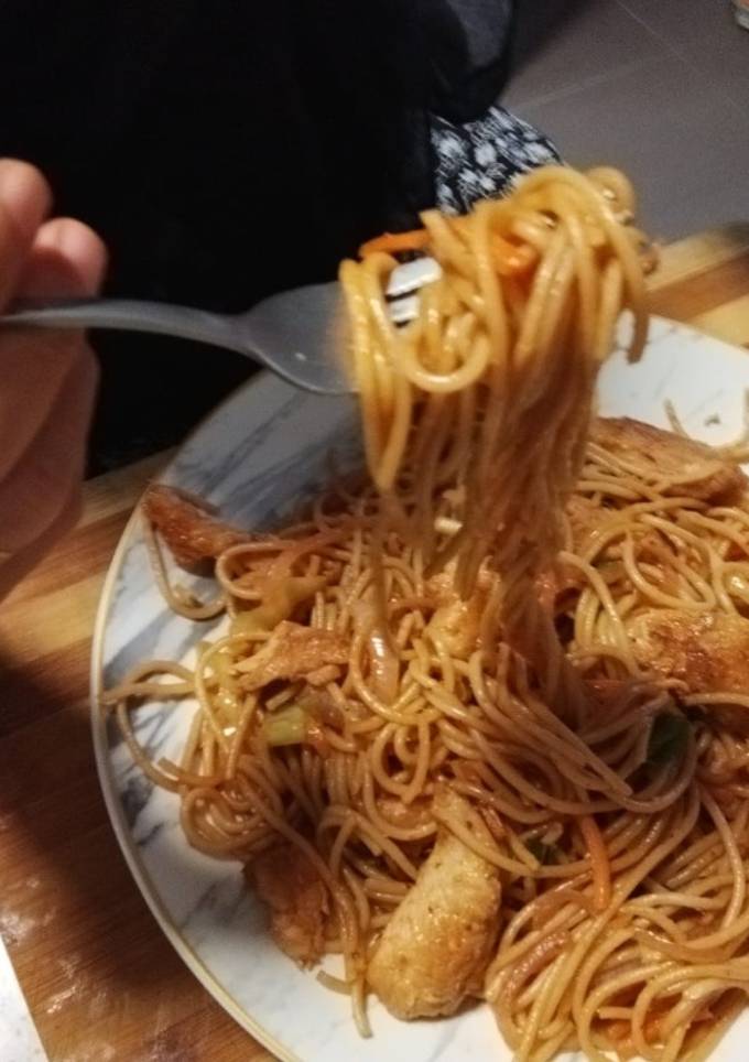 Crispy chicken spaghetti Recipe by Sarvat Hanif - Cookpad