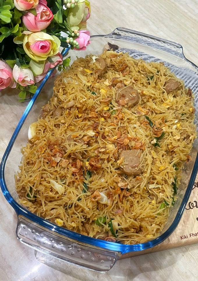 Resep Bihun Goreng Bakso Sayuran, Wangi dengan Kecap Inggris oleh Kiki Fhatria - Cookpad