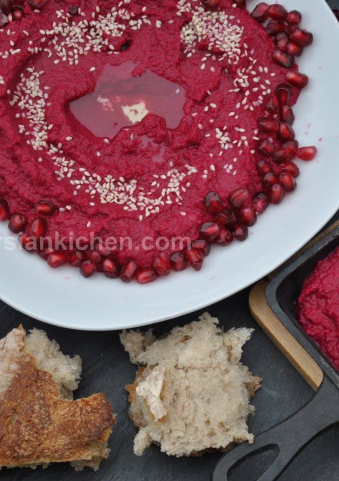 How To Make Smooth Beetroot Hummus Recipe by Rozina Dinaa - Cookpad