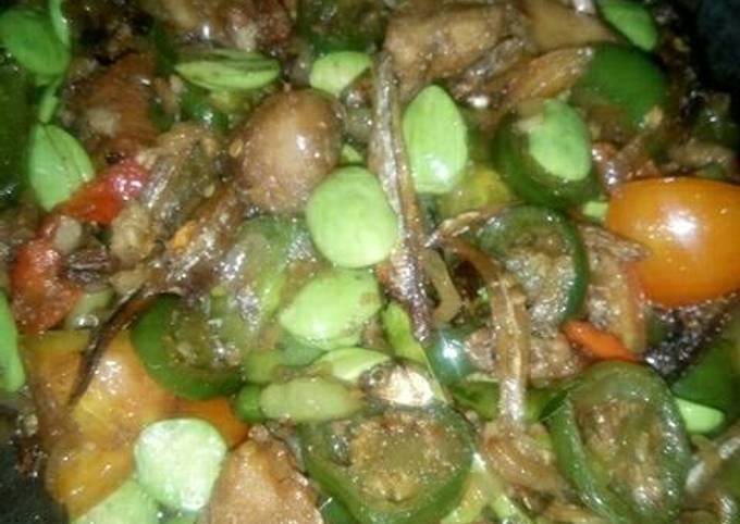 Resep Oseng jambal roti cabe hijau oleh Dapur Dhiyo - Cookpad