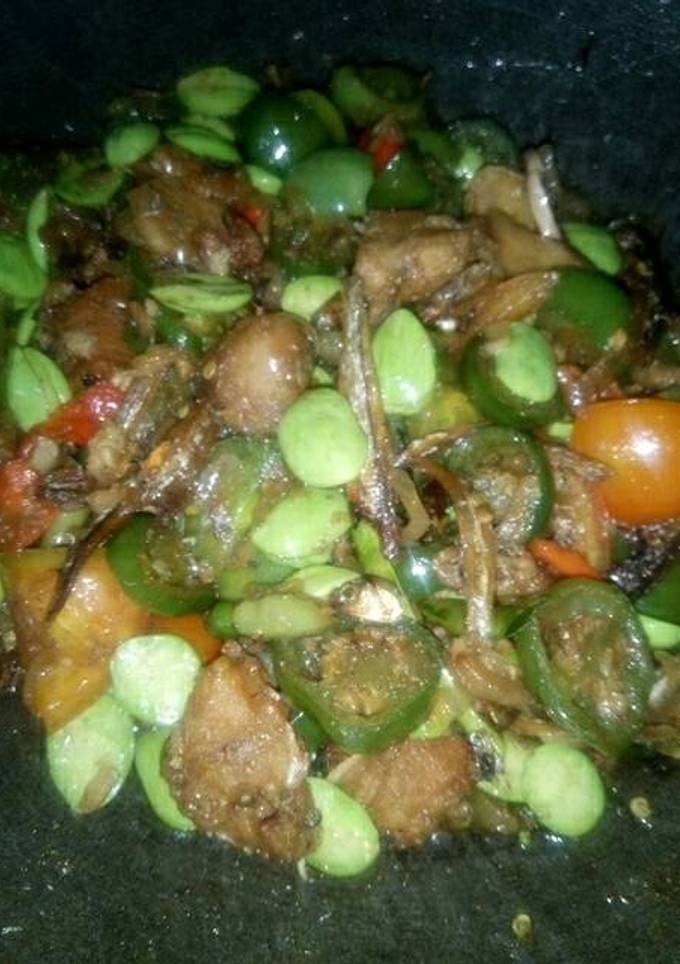 Resep Oseng jambal roti cabe hijau oleh Dapur Dhiyo - Cookpad