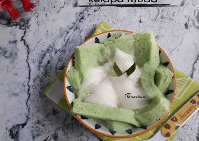 Resep Wedang roti pandan kelapa muda oleh Mama fathan - Cookpad
