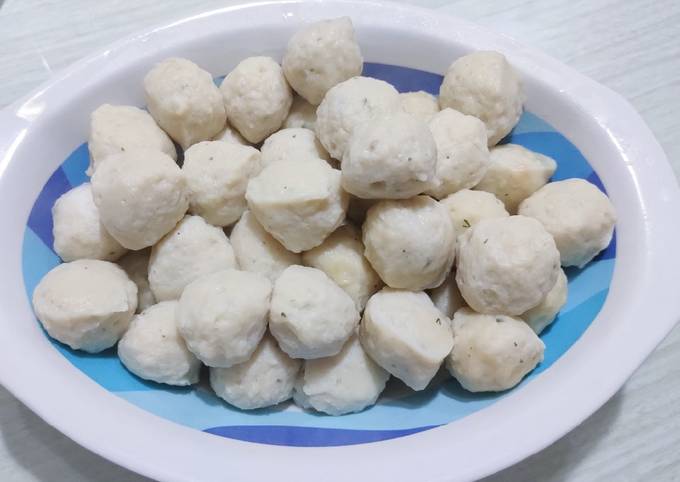 Resep Bakso ikan oleh velyn - Cookpad