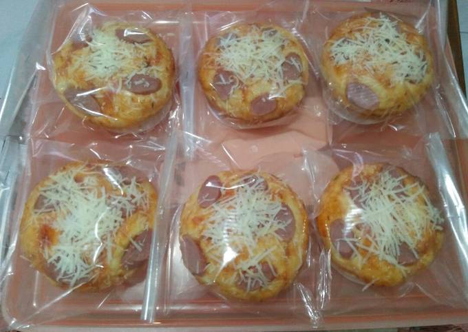 Resep Roti manis topping pizza oleh Emy Rahayu - Cookpad