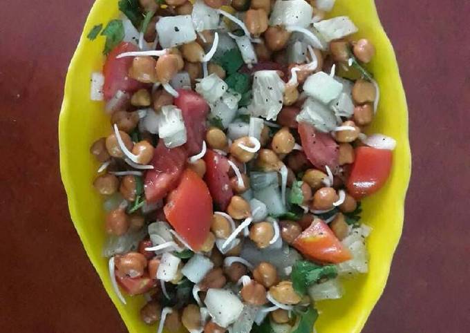 Sprout Chana Salad Recipe by Shri Sai Mauli - Cookpad