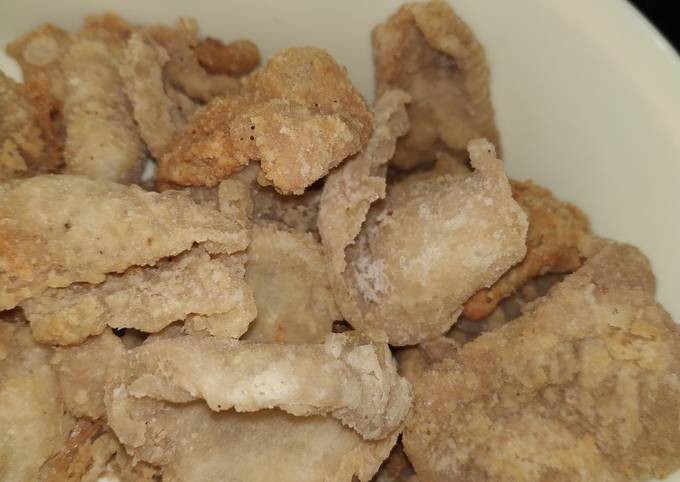 Resep Kulit ayam crispy oleh risqi ayu - Cookpad