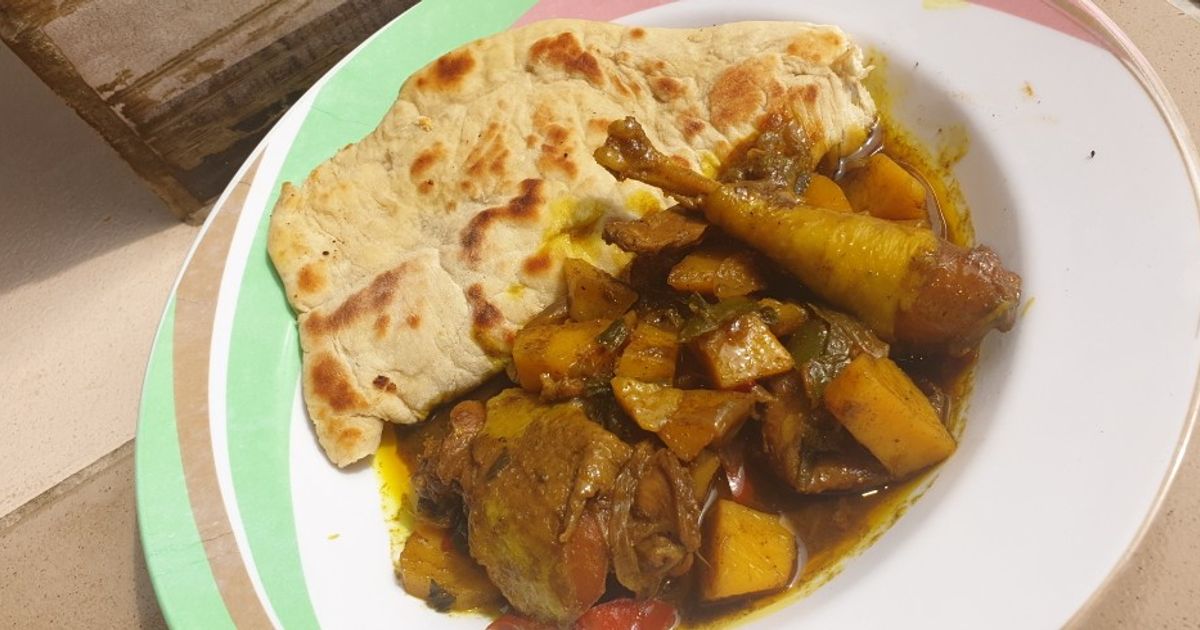Jamaican Chicken Curry And Chapati Recipe by Pizzaheaven_bh - Cookpad