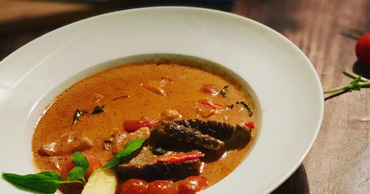 Roast Duck Red Curry (Thai) Recipe by cheriejones - Cookpad
