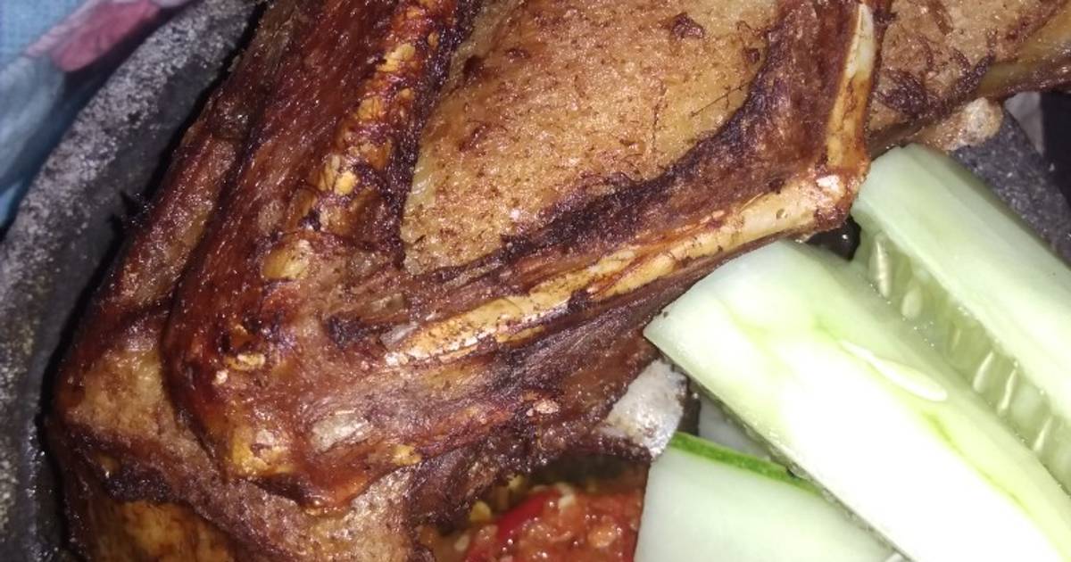 Resep Bebek goreng simple oleh Hastarina Putri - Cookpad
