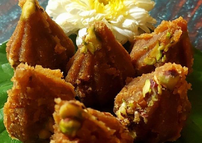 Besan Pista Modak Recipe by Shradha Nema (foodgazin') - Cookpad