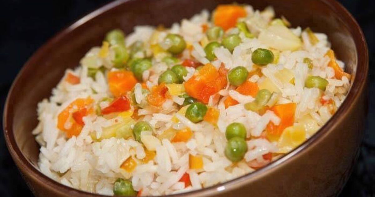 Arroz Blanco A La Jardinera Receta de Gris de la Torre- Cookpad