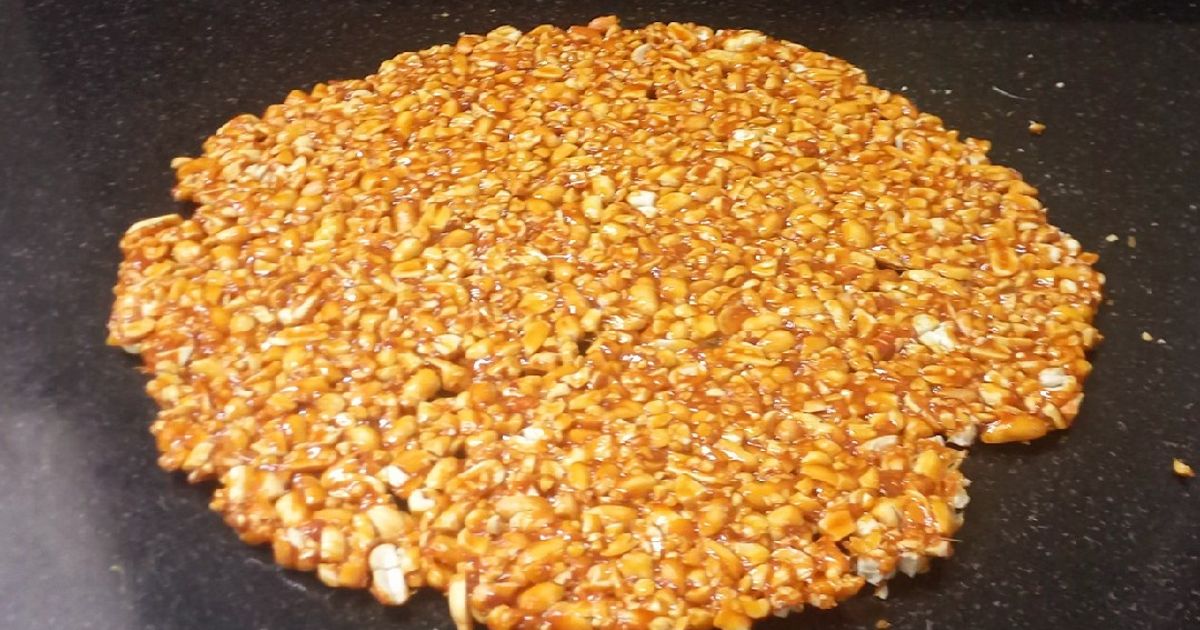 Crispy Peanut Gud Chikki (Uttayan Special) Recipe by Sneha Patel - Cookpad