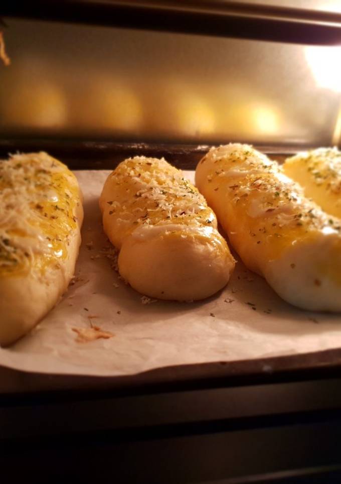 Resep Roti Parmesan (Cheese Parmesan Bread) oleh Novela Anggi - Cookpad